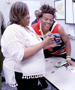 Big game – USPS Employee News