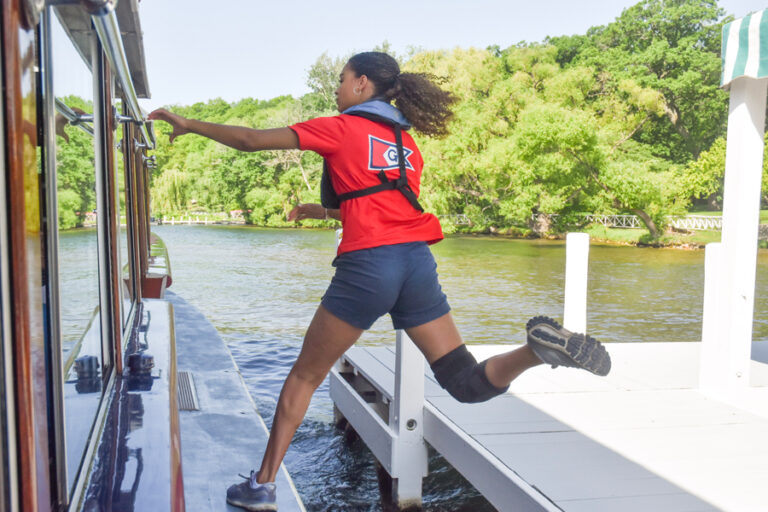 On Geneva Lake, the mail comes by boat – USPS Employee News